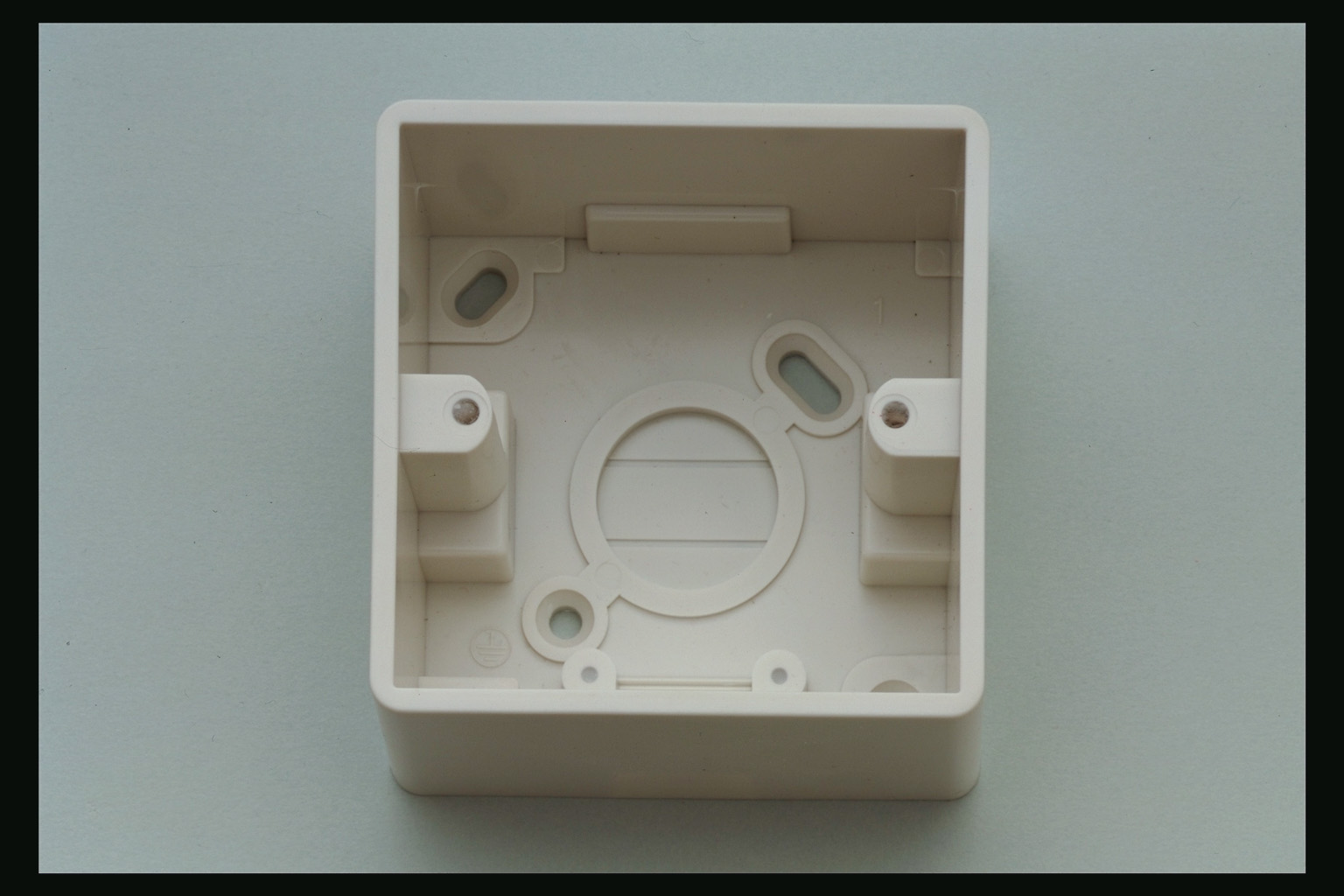 Single Surface Box 47mm (Use With 45A Switch-with 3 Position Cable)